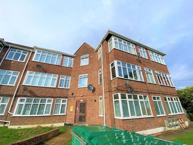 Pershore Close, Ilford IG2, 1 bed flat to rent, £1,600 pcm | PrimeLocation