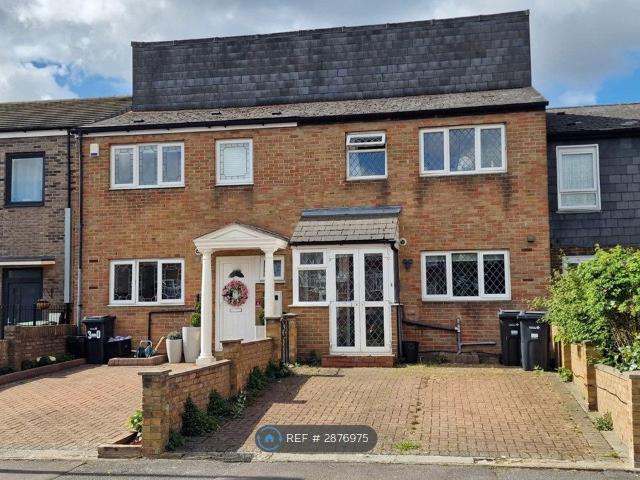 Pershore Close, Ilford IG2, 4 bed terraced house to rent, £2,600 pcm | PrimeLocation