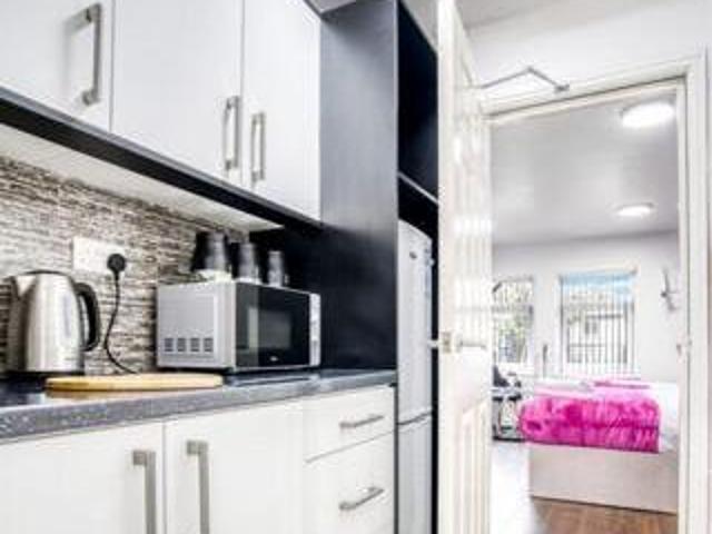 Pershore Road, Stirchley, Studio Flat For
