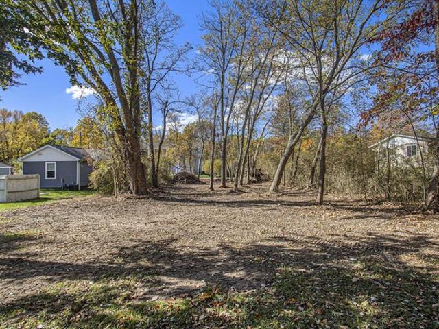 Pershing Ave, South Haven, MI 49090