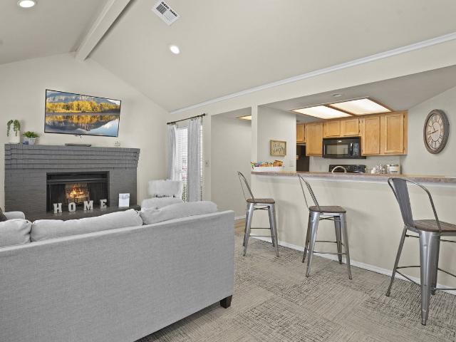 Persimmon Square Apartments 1 Bedroom Apartment for Rent at 12113 Heritage Park Rd, Oklahoma City, OK 73120