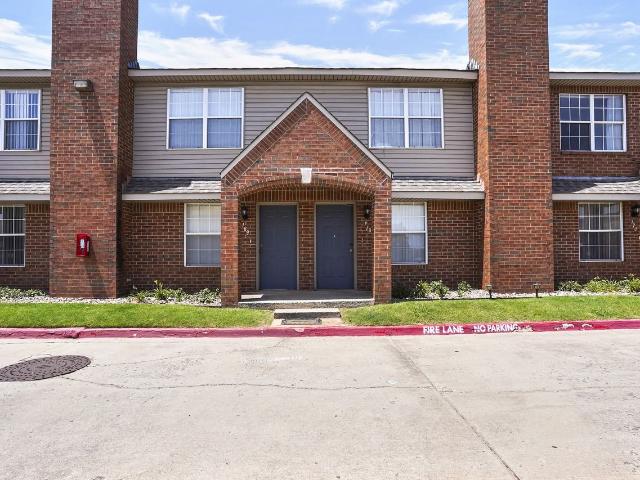 Persimmon Square Apartments 1 Bedroom Apartment for Rent at 12113 Heritage Park Rd, Oklahoma City, OK 73120