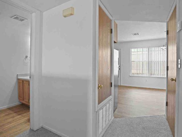 Persimmon Square Apartments 1 Bedroom Apartment for Rent at 12113 Heritage Park Rd, Oklahoma City, OK 73120