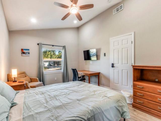 Personal Essentials Provide at MoveIn Commo