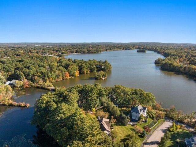 Pettees Pond Ln, Walpole, Home For Sale