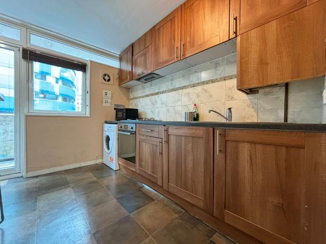 Petticoat Square, London E1, 3 bed maisonette to rent, £3,300 pcm | PrimeLocation