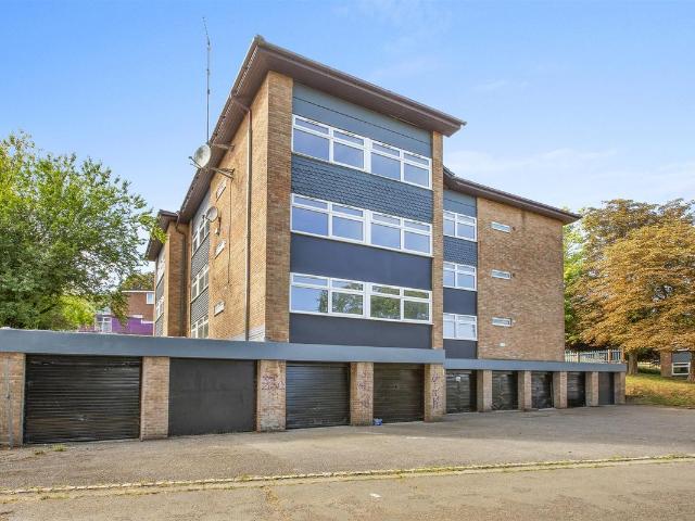 Pettifer Way, High Wycombe HP12, 2 bed flat to rent, £1,350 pcm | PrimeLocation