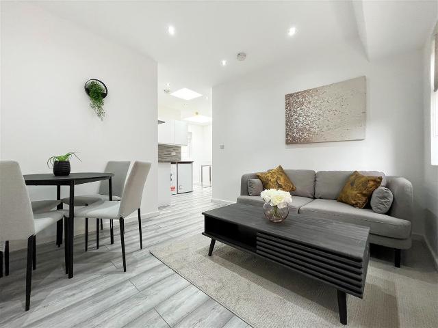 Petty France, St James SW1H, 1 bed flat to rent, £2,600 pcm | PrimeLocation