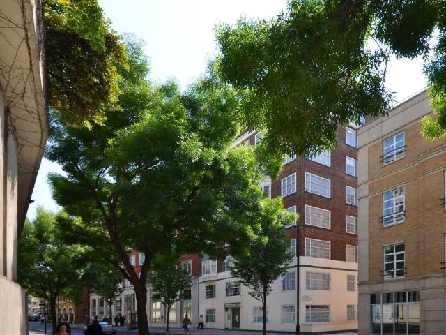 Petty France, St James's Park. Studio to rent £2,000 pcm £462 pw