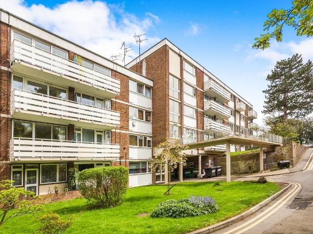 Petworth Court, Bath Road, Reading RG1, 2 bed flat to rent, £1,475 pcm | PrimeLocation