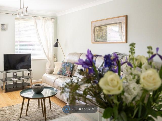 Petworth House, Hove BN3, 2 bed flat to rent, £2,300 pcm | PrimeLocation