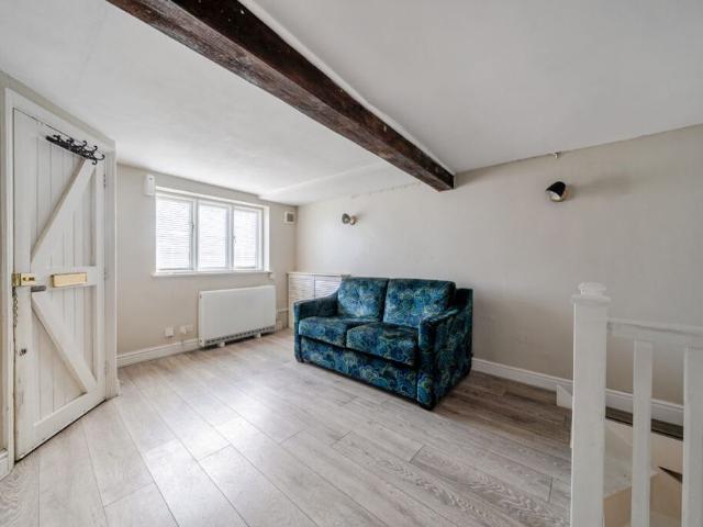 Petworth Road, Haslemere, GU27