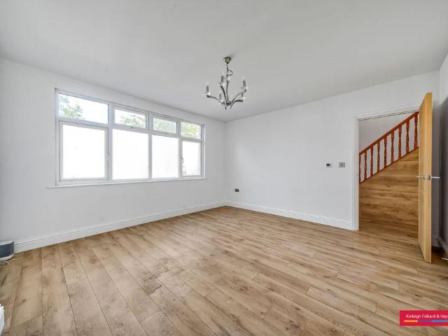 Petworth Road, London, N12