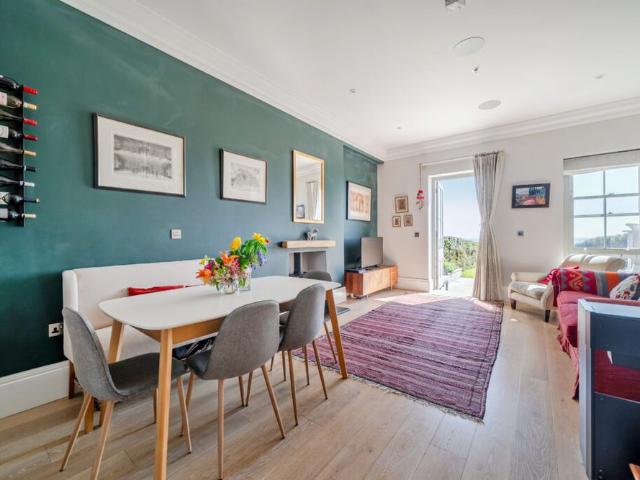 Petworth Road, Wormley, GU8