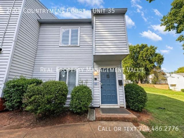 Pet Friendly 2 Bedroom End Unit Townhome Near Little Sugar Creek Greenway