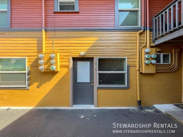 Pet friendly apartment right by campus!