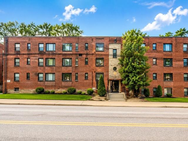 Pet Friendly Apartments in Mt. Lebanon * Near Castle Shannon T Stop * Affordable and Spacious Apartments * 1 Bedroom Apartment for Rent at 101 Mount Lebanon Blvd, Upper St. Clair, PA 15228 Mount Lebanon