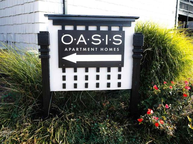 Pet Friendly Apartments in Shawnee, KS Near Kansas City 2 Bedroom Apartment for Rent at 10900 10900 Oasis Ct Leasing Office, Shawnee, KS 66203