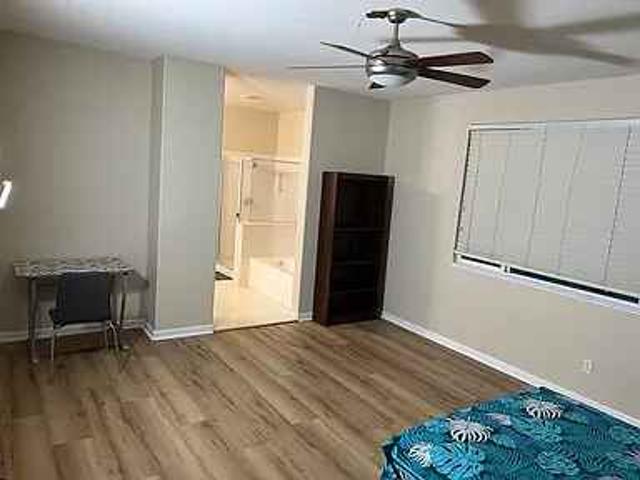 Pet Friendly Room & Private Bath