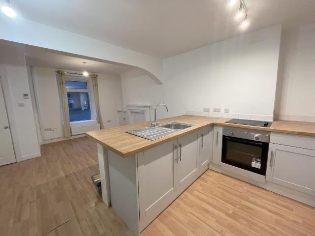 Peter Tce, Swansea SA1, 3 bed terraced house to rent, £850 pcm | PrimeLocation