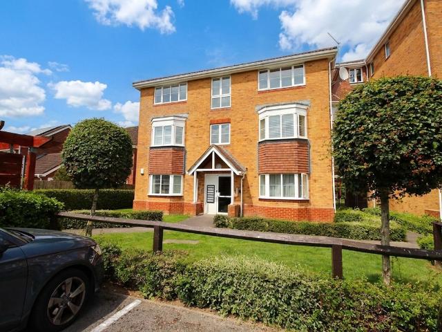 Peter Candler Way, Kennington TN24, 2 bed flat to rent, £1,100 pcm | PrimeLocation