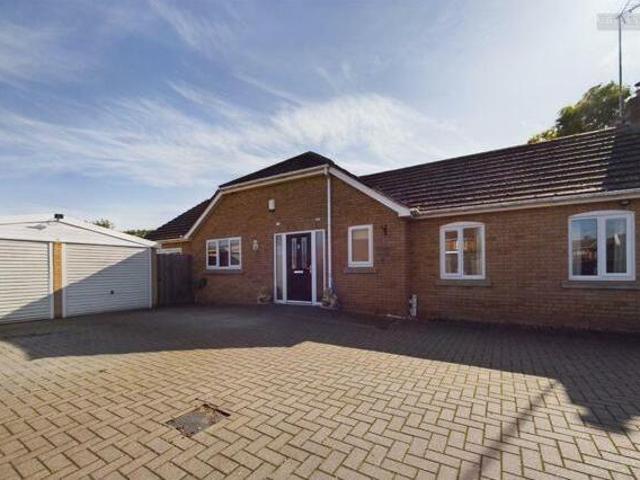 Peterborough Road, Crowland, 5 Bedroom Detached