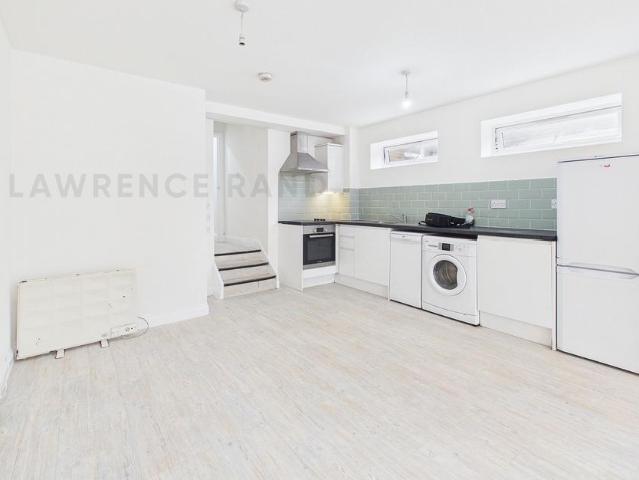 Peterborough Road, Harrow, HA1 2 bed property to rent £1,900 pcm £438 pw