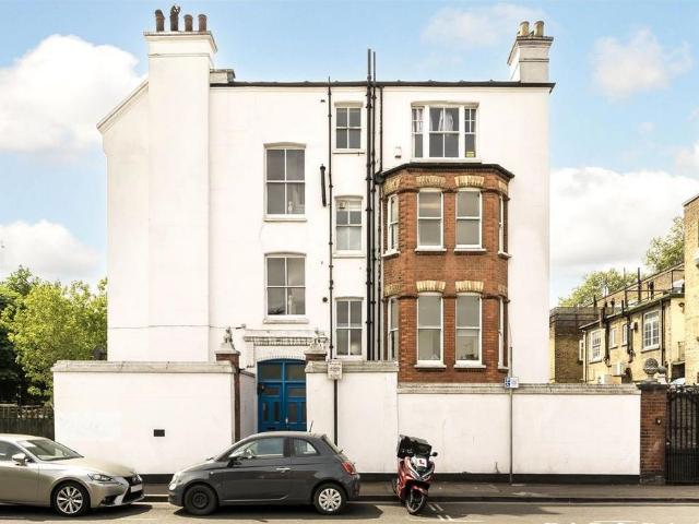 Peterborough Villas, London SW6 2 bed flat to rent £2,450 pcm £565 pw