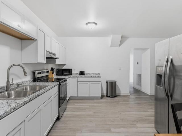 Petersburg Home, newly renovated, spacious