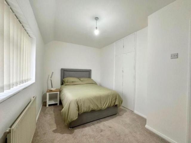 Petersfield Avenue, Romford RM3, Room to rent, £650 pcm | PrimeLocation