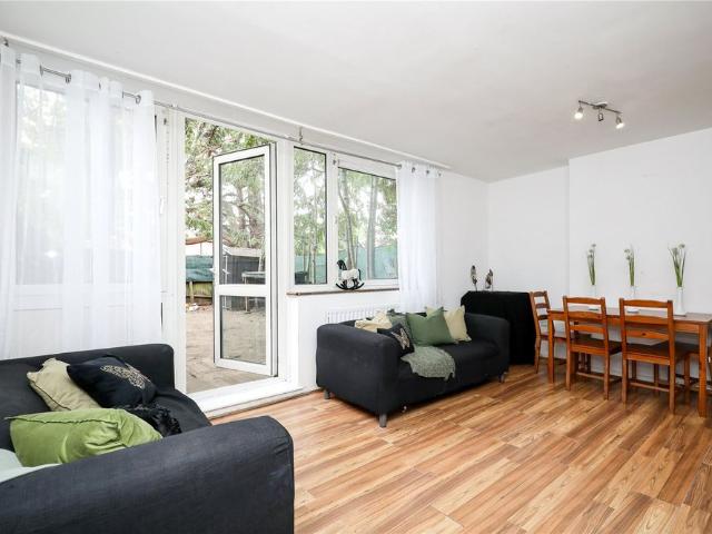 Petersfield Rise, Roehampton, SW15 4AG