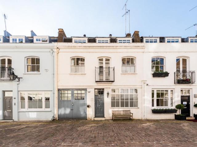 Petersham Place, London, SW7 4 bed mews to rent £6,500 pcm £1,500 pw