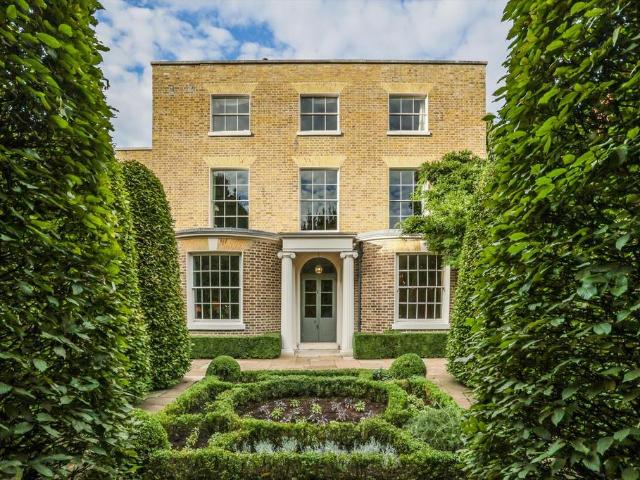 Petersham Road, Richmond, TW10 5 bed detached house to rent £20,000 pcm £4,615 pw