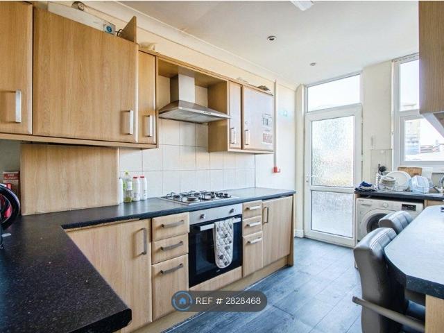 Peterson Road, Wakefield WF1, Room to rent, £450 pcm | PrimeLocation