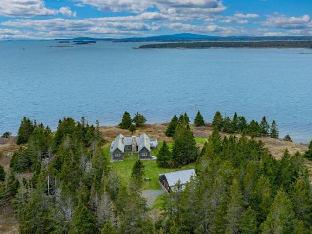 Petitmanan Point Rd, Steuben, Home For Sale