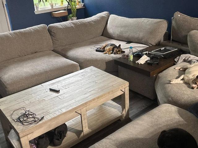 PETS WELCOME1850 sqft, BIG BACKYARD