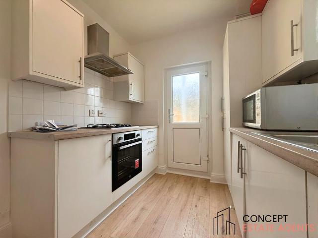 Pevensey Road, Tooting Broadway. 4 bed terraced house to rent £3,250 pcm £750 pw