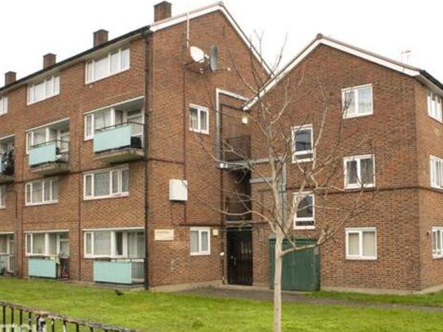 Peveret Close, Woodland Road, 2 Bedroom Apartment