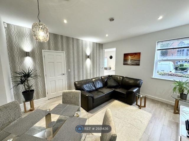 Peveril Drive, Nottingham NG7, 2 bed flat to rent, £1,550 pcm | PrimeLocation