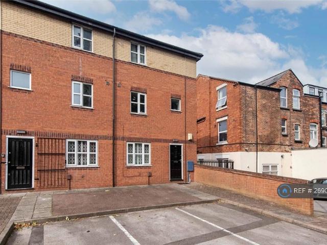Peveril Street, Nottingham, NG7 6 bed terraced house to rent £3,640 pcm £840 pw