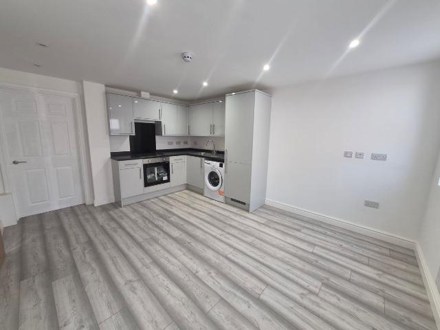 Peveril Street, Nottingham NG7, 2 bed flat to rent, £1,100 pcm | PrimeLocation