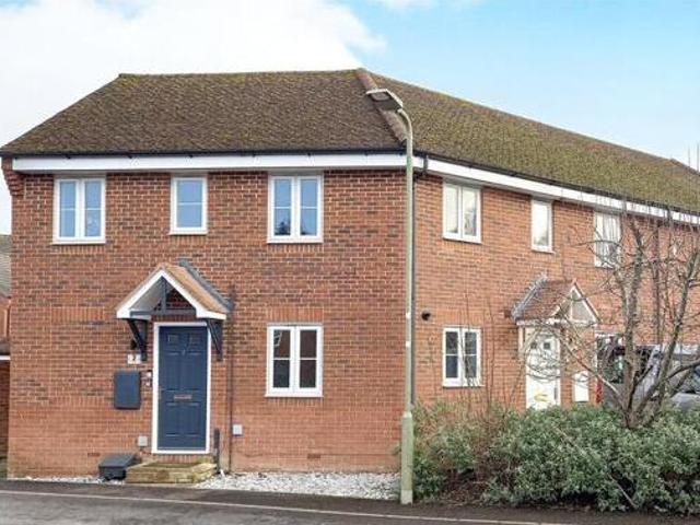 Pexalls Close, Hook, 2 Bedroom Maisonette