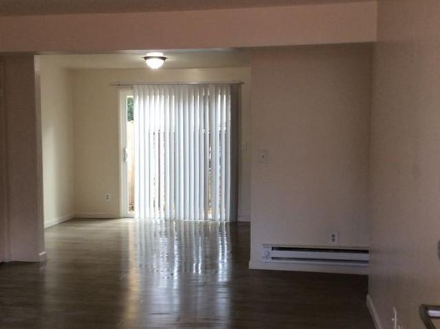 Peyton Plaza 2 Bedroom Apartment for Rent at 12713 Se Powell Blvd, Portland, OR 97236 Powellhurst Gilbert