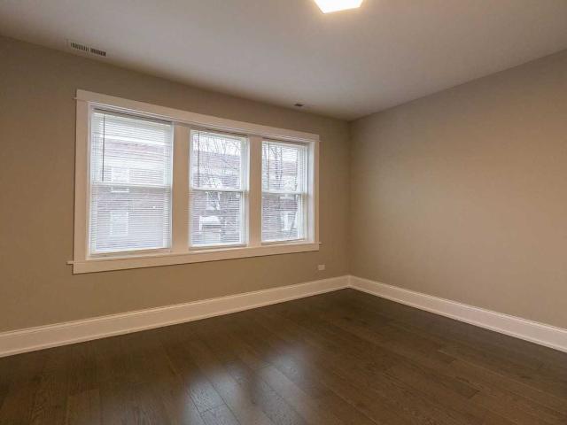 PF ARG, 3062 N Davlin Series 3 Bedroom Apartment for Rent at 3062 N Davlin Ct, Chicago, IL 60618 Avondale