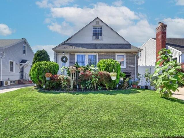 Phoebe St, Franklin Square, Home For Sale