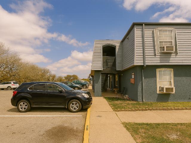 Phoenix Apartments 2 Bedroom Apartment for Rent at 3302 Up River Rd, Corpus Christi, TX 78408 Central City