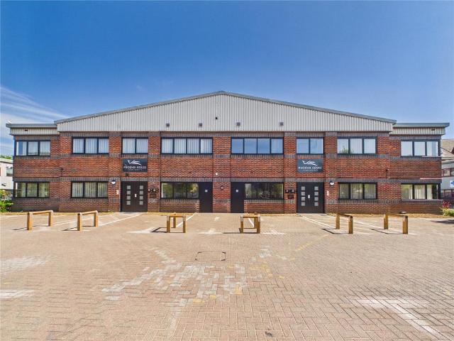 Phoenix Court, Hawkins Road. 2 bed apartment to rent £1,275 pcm £294 pw