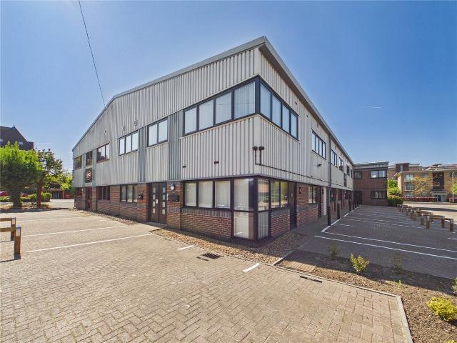 Phoenix Court, Hawkins Road, Colchester CO2, 1 bed flat to rent, £1,000 pcm | PrimeLocation