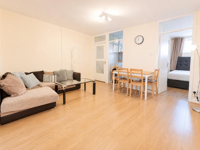 Phoenix Court, St Pancras NW1, 3 bed flat to rent, £3,950 pcm | PrimeLocation
