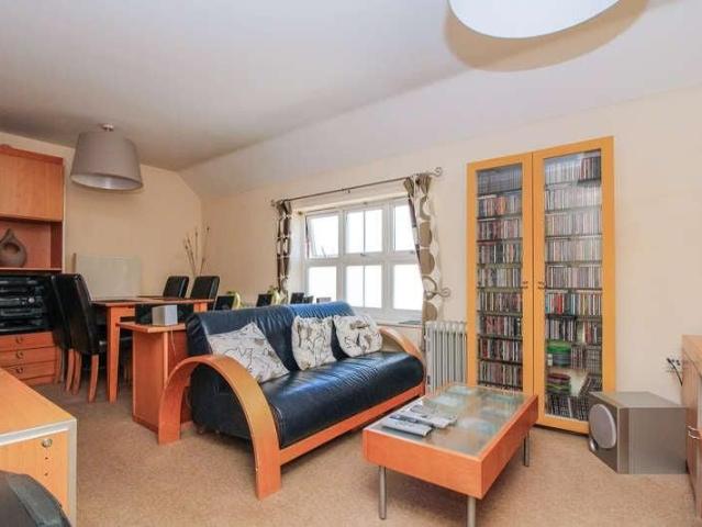 Phoenix Gardens, Swindon, Wiltshire, SN25